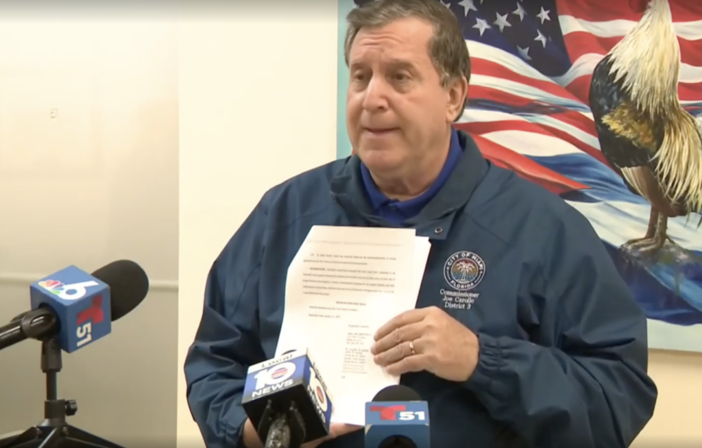 Joe Carollo, comisionado de Miami, enfrenta una nueva demanda por ...